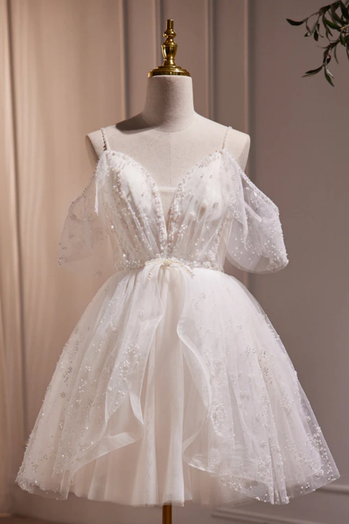 White Lace Princess V Neck Short Prom Dresses, White Lace Homecoming D ...